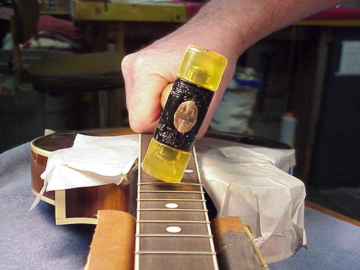 FRETS.COM